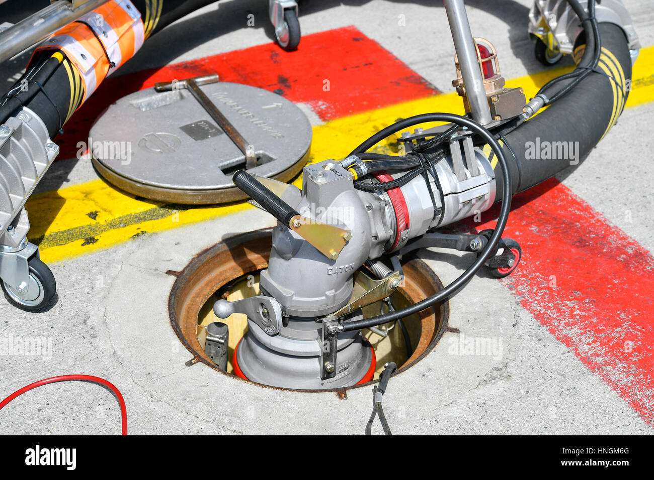 Tank truck, Filler neck, Aircraft, Airport, fueling, plane, wing ...