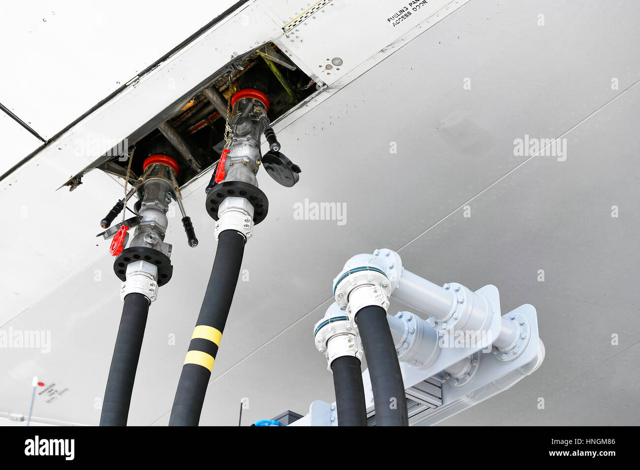 Tank truck, Filler neck, Aircraft, Airport, fueling, plane, wing ...