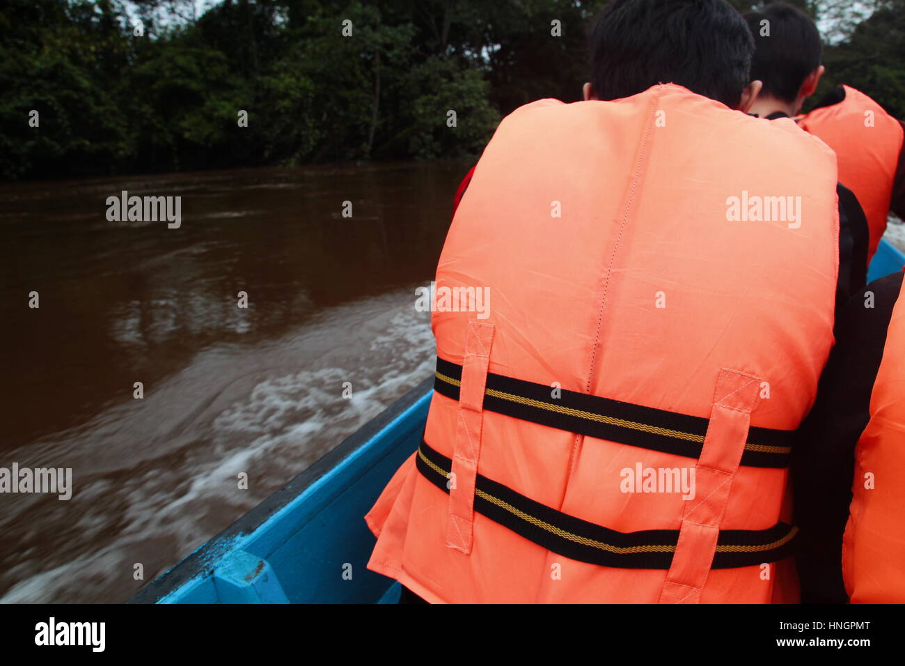 Longboat on river sarawak malaysia hi-res stock photography and images ...