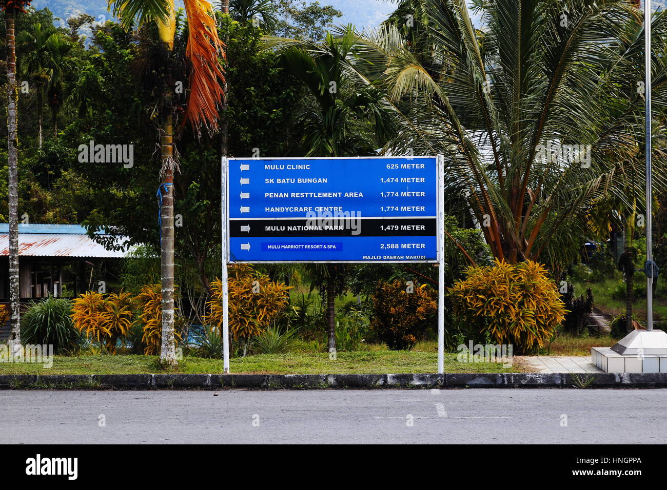 Signboard asia hi-res stock photography and images - Alamy