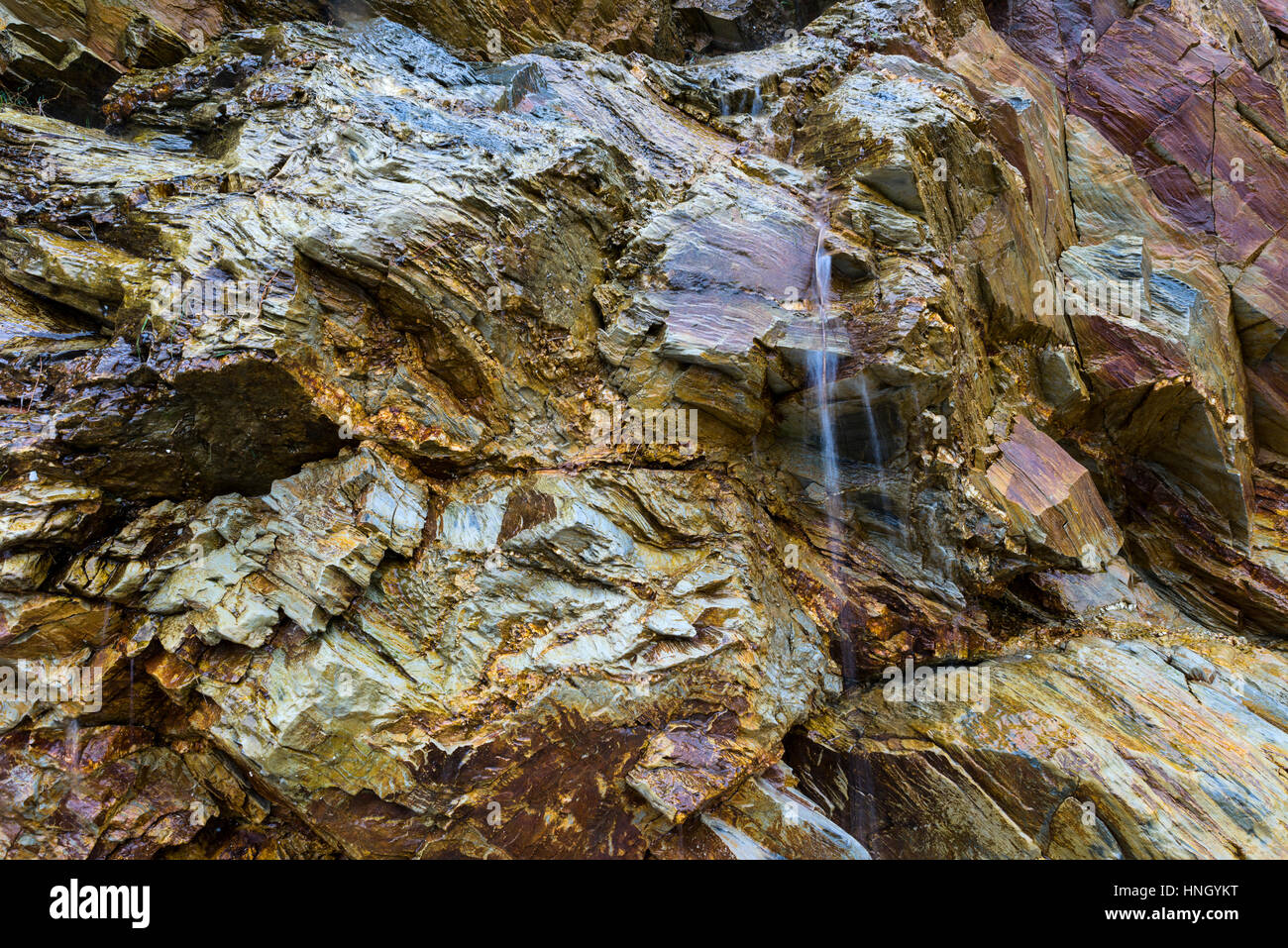 Water falling down rock face hi-res stock photography and images - Alamy