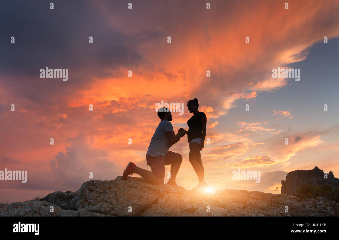 Marriage sunset hi-res stock photography and images - Alamy