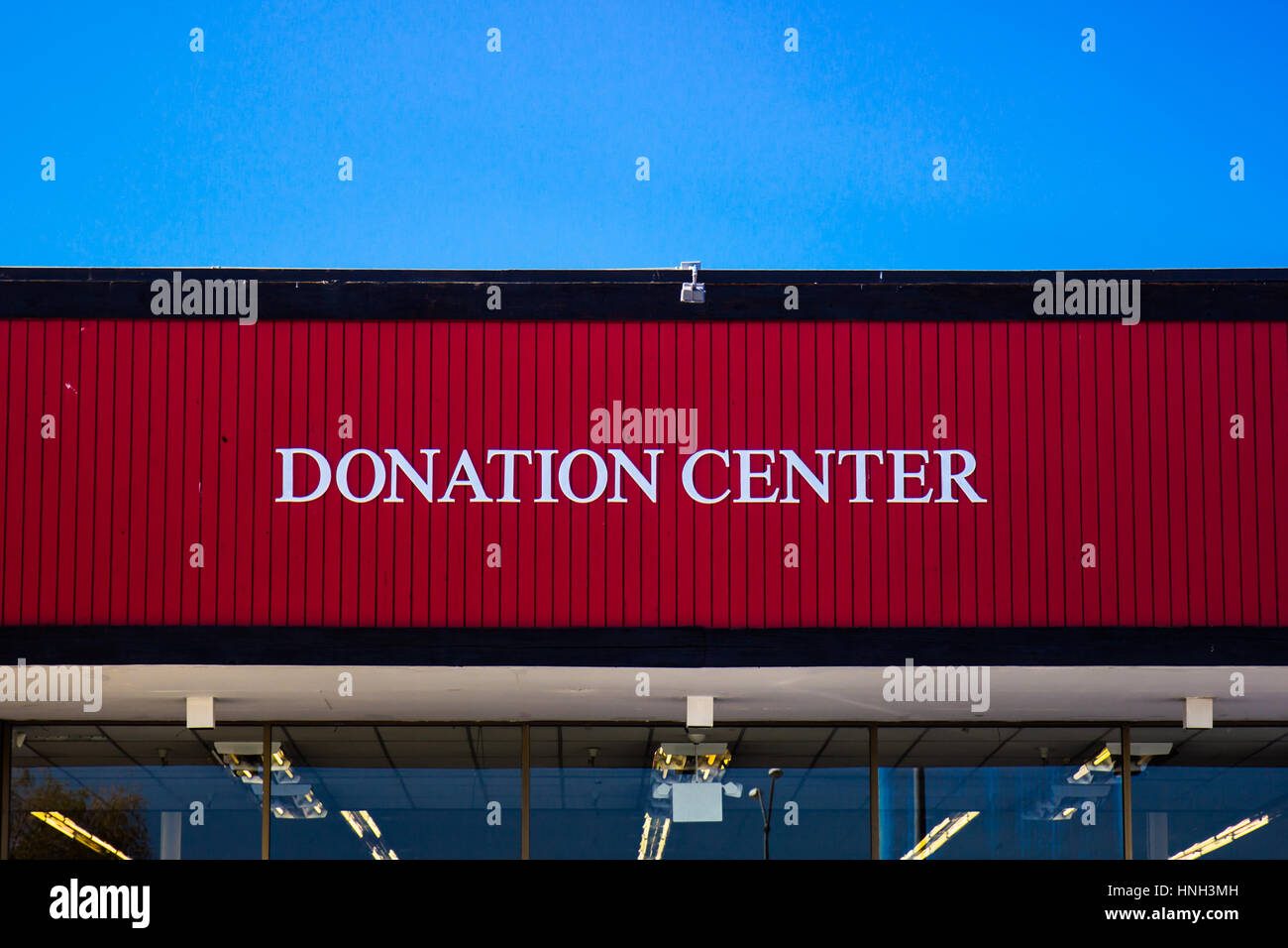Thrifting hi-res stock photography and images - Alamy