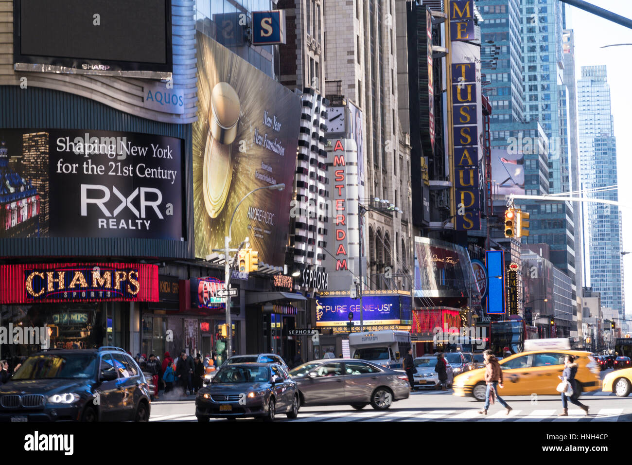 Nyc intersection street traffic time hi-res stock photography and ...