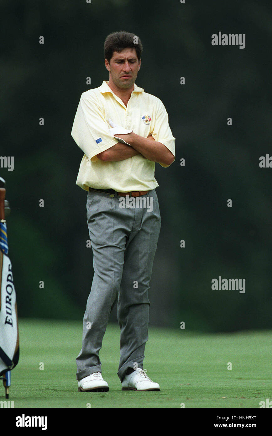 Jose maria olazabal ryder cup 1997 hi-res stock photography and images ...