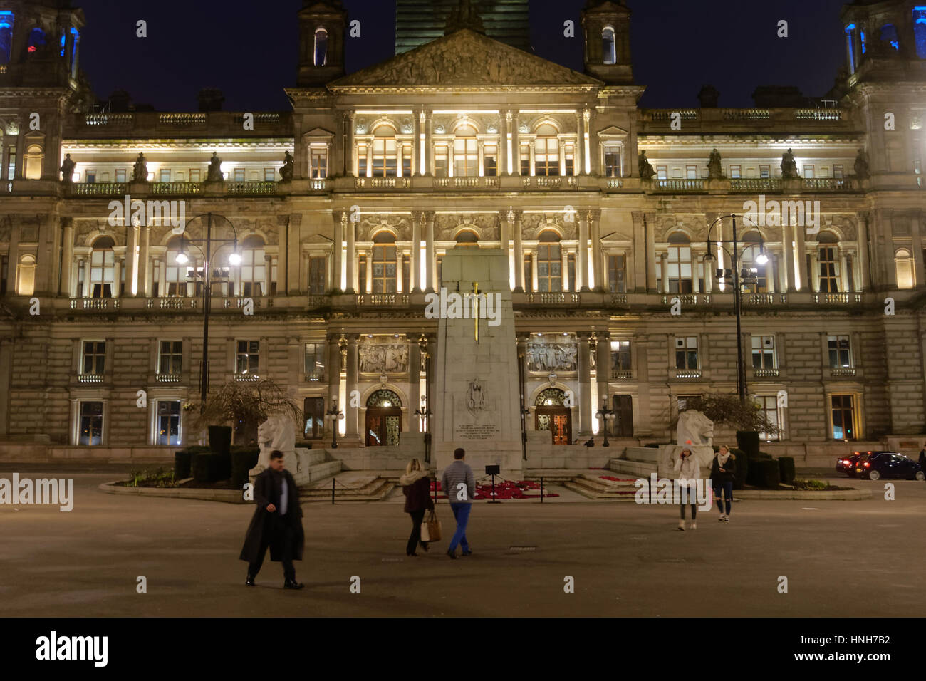 Glasgow George Square cenotaph and local council headquarters the city ...