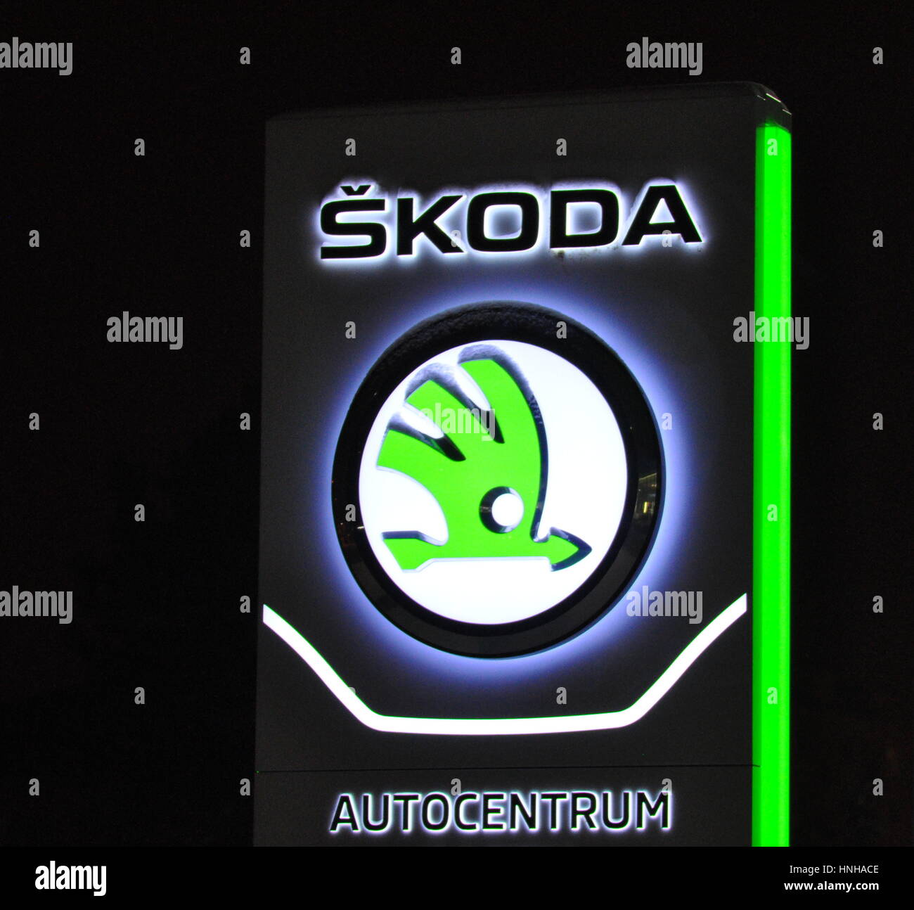 Skoda emblem hi-res stock photography and images - Alamy