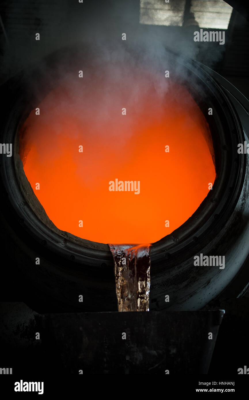 Hot steel pouring in steel plant, iron, aluminium Stock Photo - Alamy