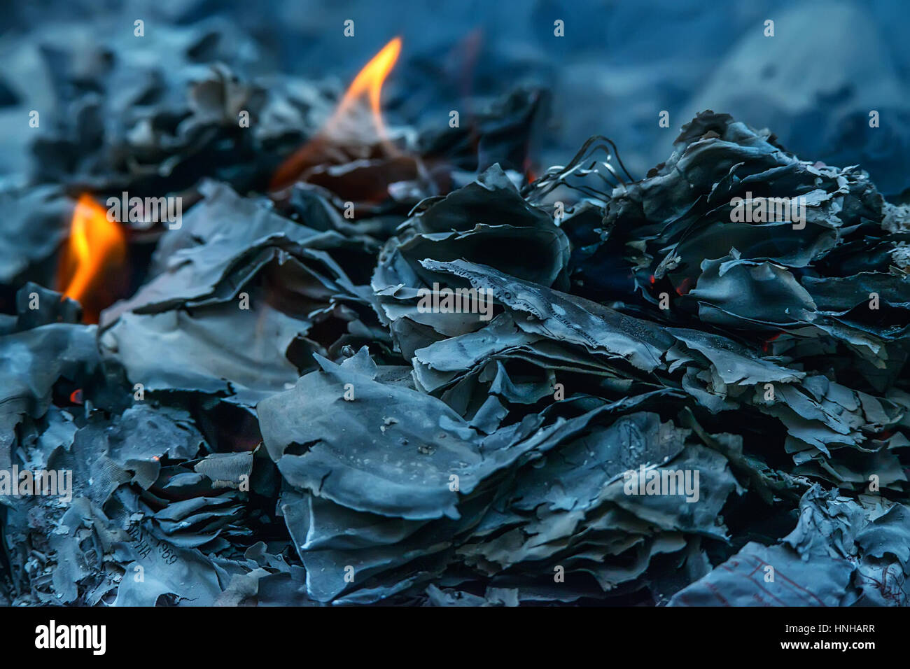 Paper burning smoke ashes hi-res stock photography and images - Alamy