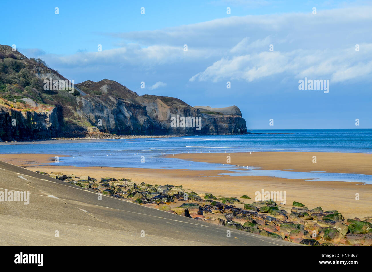 Sandsend beach and cliffs Stock Photo - Alamy