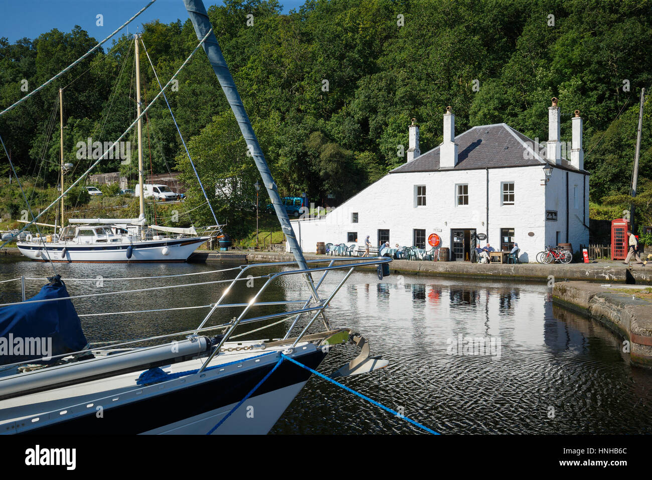 Crinan harbour argyll yacht sailing hi-res stock photography and images ...