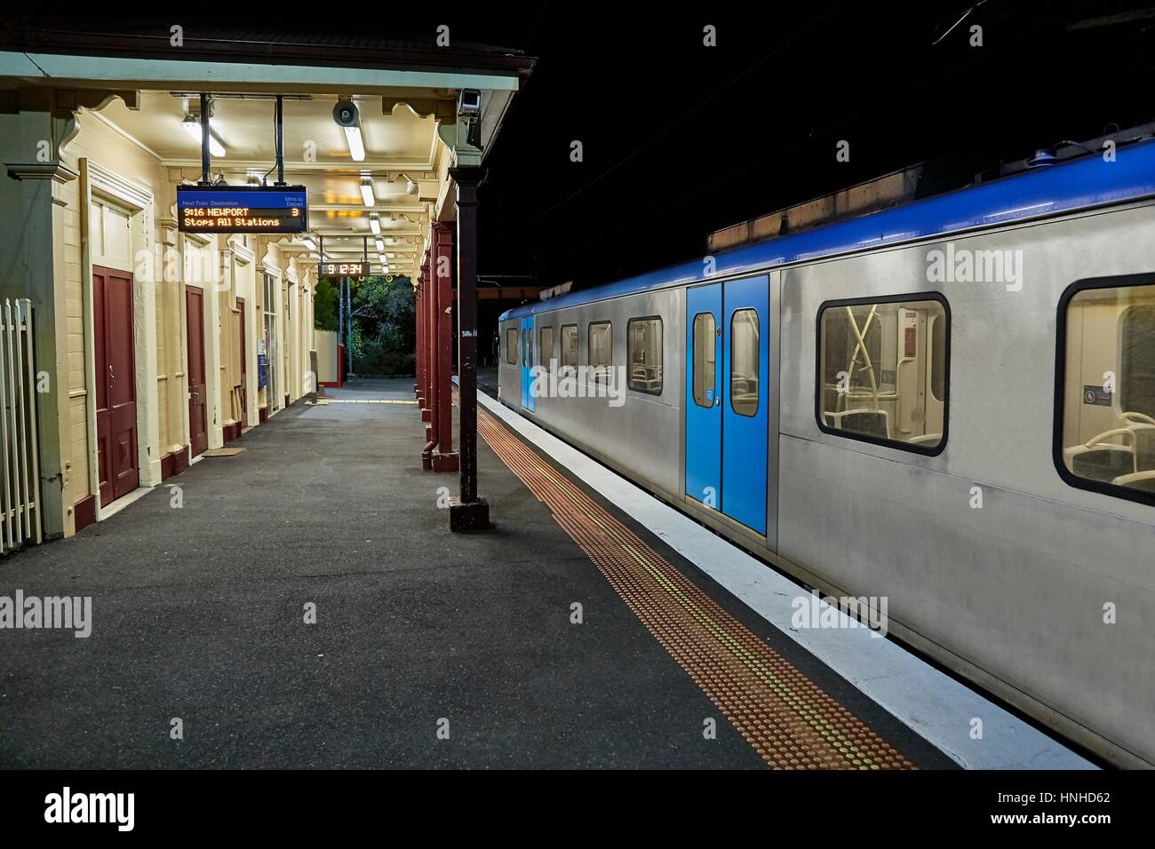 Above ground train station hi-res stock photography and images - Alamy