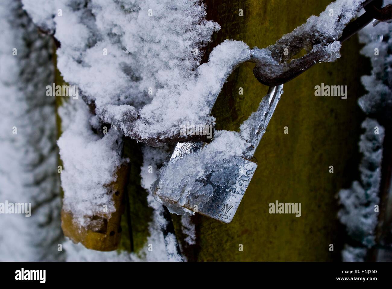 Padlock barrier hi-res stock photography and images - Alamy
