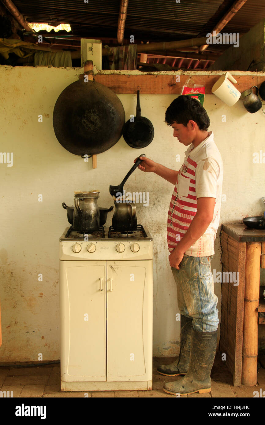 Colombian farm hi-res stock photography and images - Alamy
