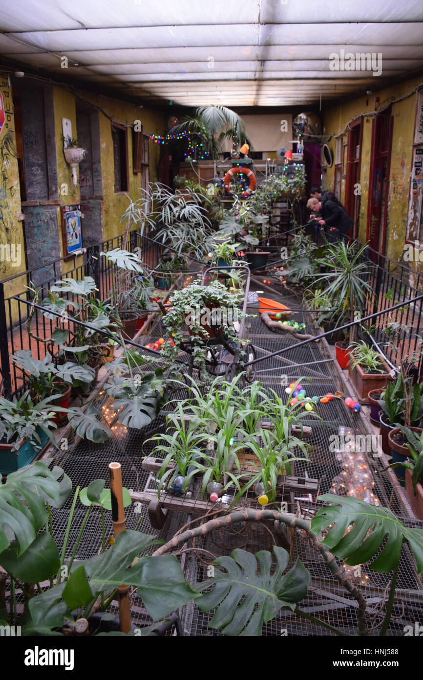 Szimpla Kert ruin bar, Budapest, Hungary Stock Photo - Alamy