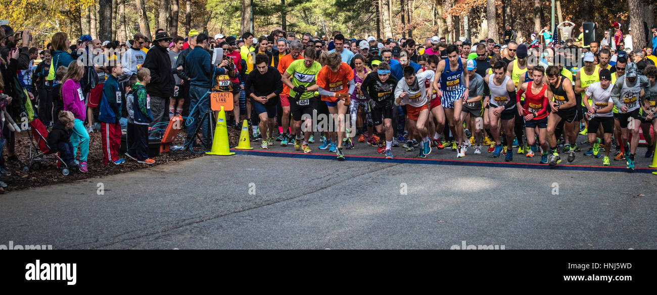 University of Richmond, VA. annual Thanksgiving Turkey Trot race Stock ...