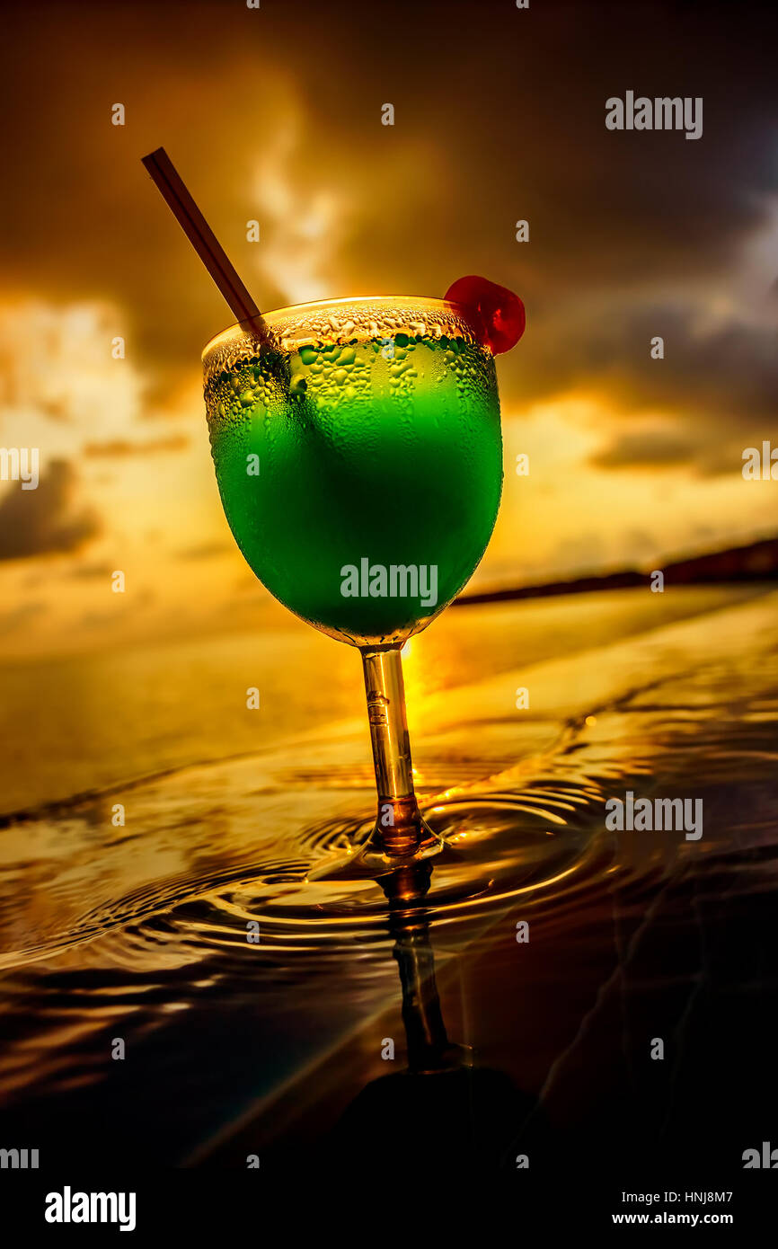 Pool cocktail hi-res stock photography and images - Alamy