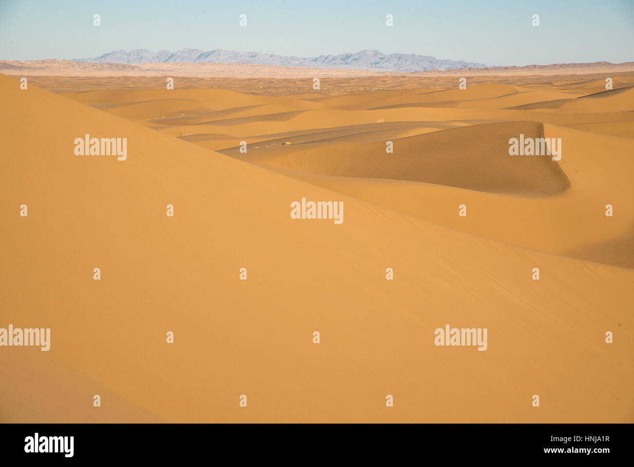 sand dunes in the desert "Dasht-e Kavir" at sunset in Iran Stock Photo ...