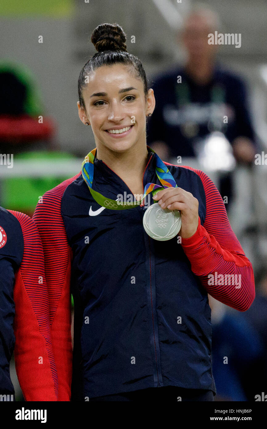 2016 rio gymnastics medal ceremony hi-res stock photography and images ...