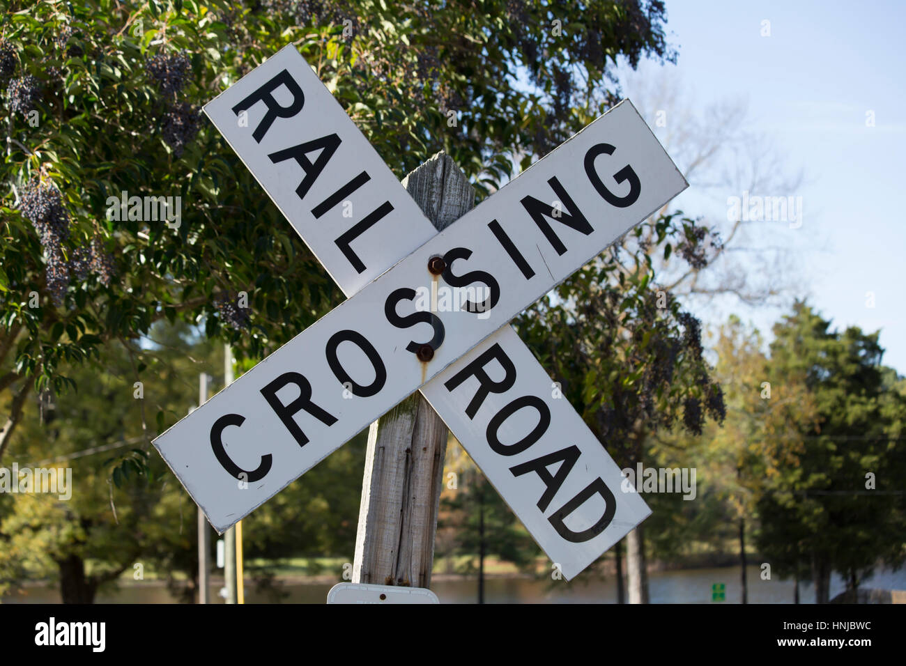 Close up of a railroad crossing sign Stock Photo - Alamy