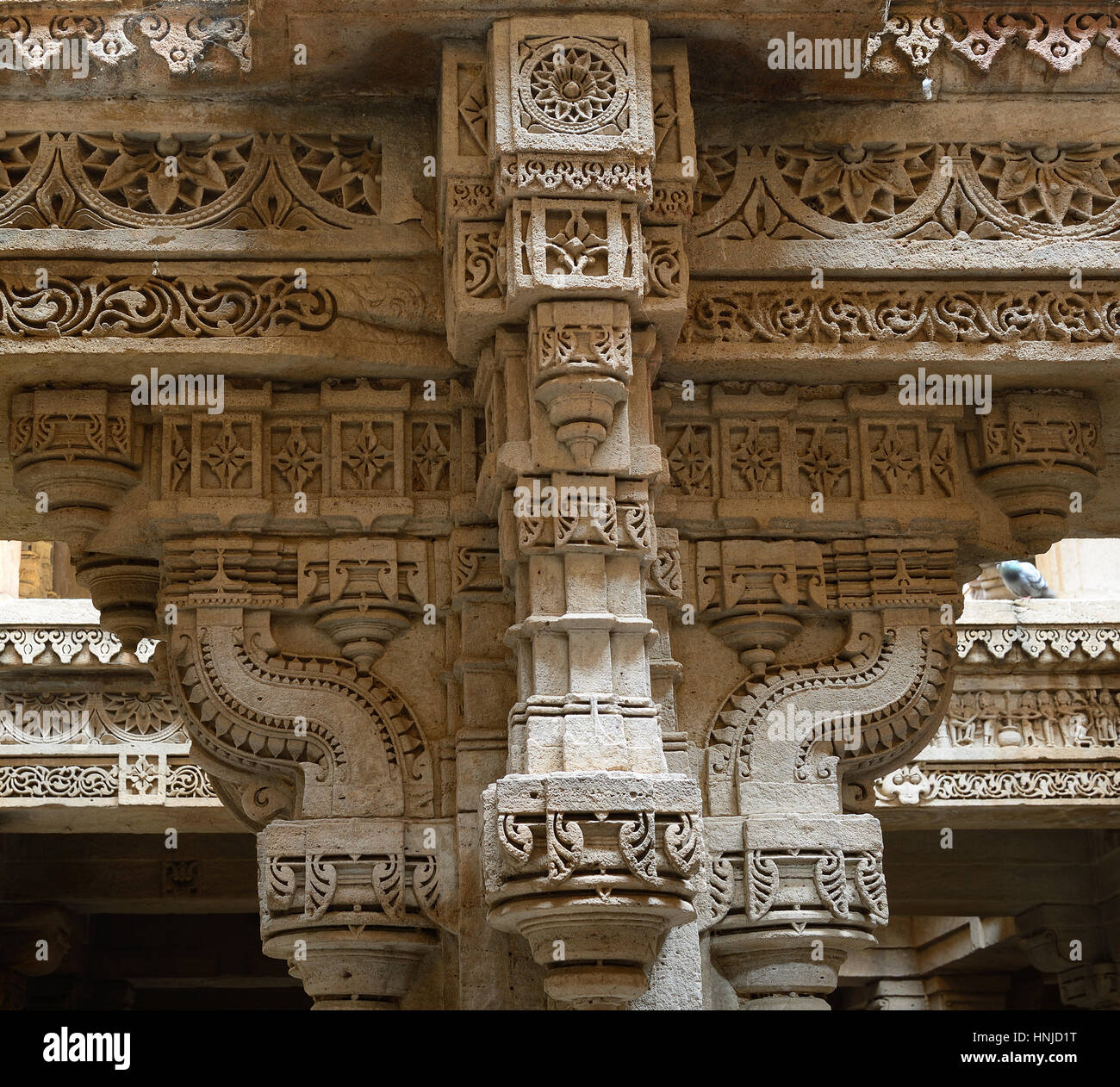 Adalaj stepwell hi-res stock photography and images - Alamy