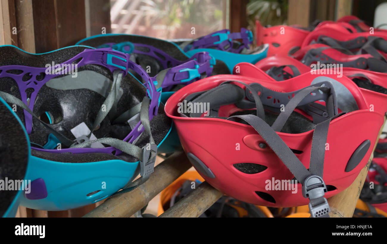 Zipline hi-res stock photography and images - Alamy