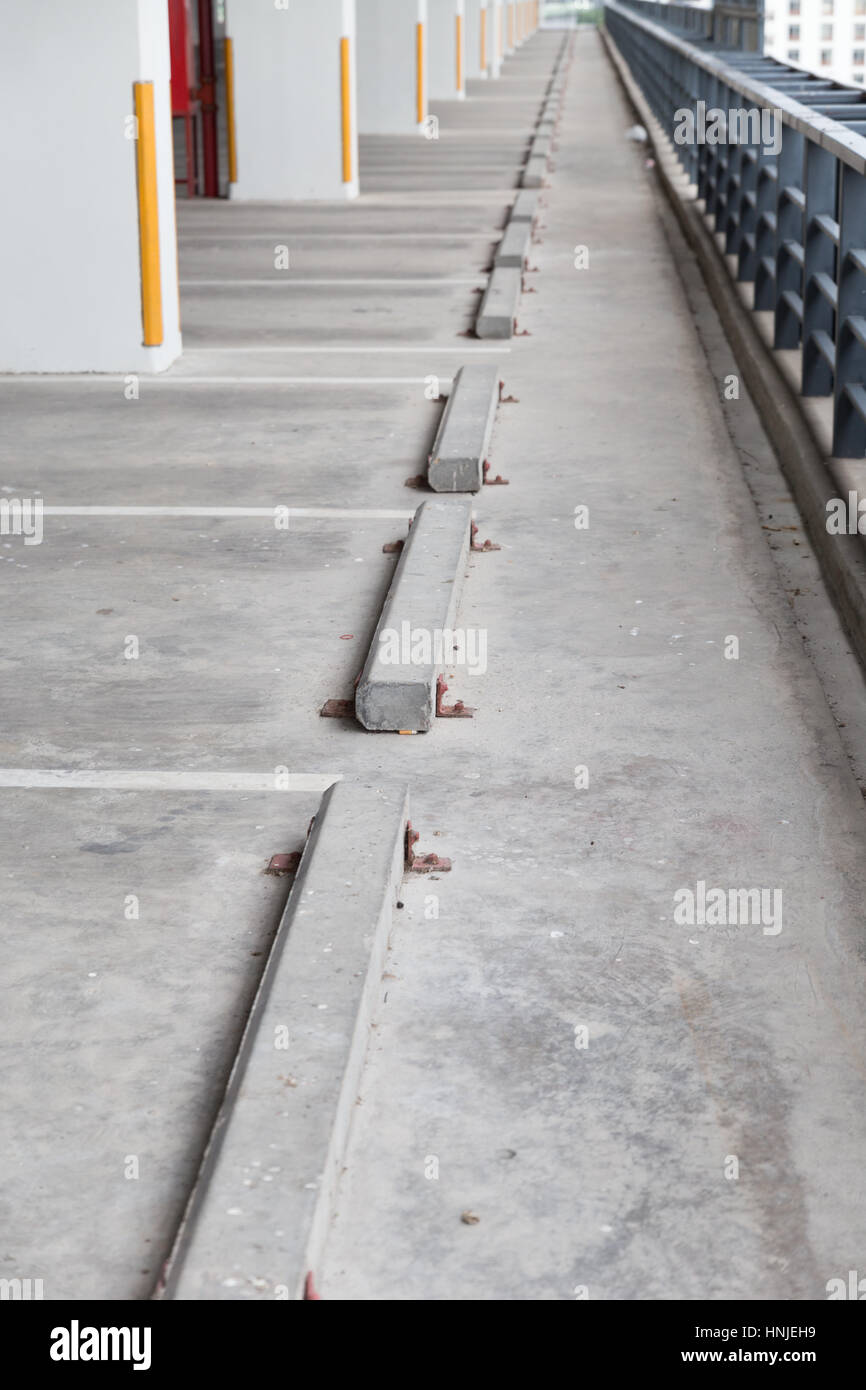 empty indoor car parking lot in building Stock Photo - Alamy
