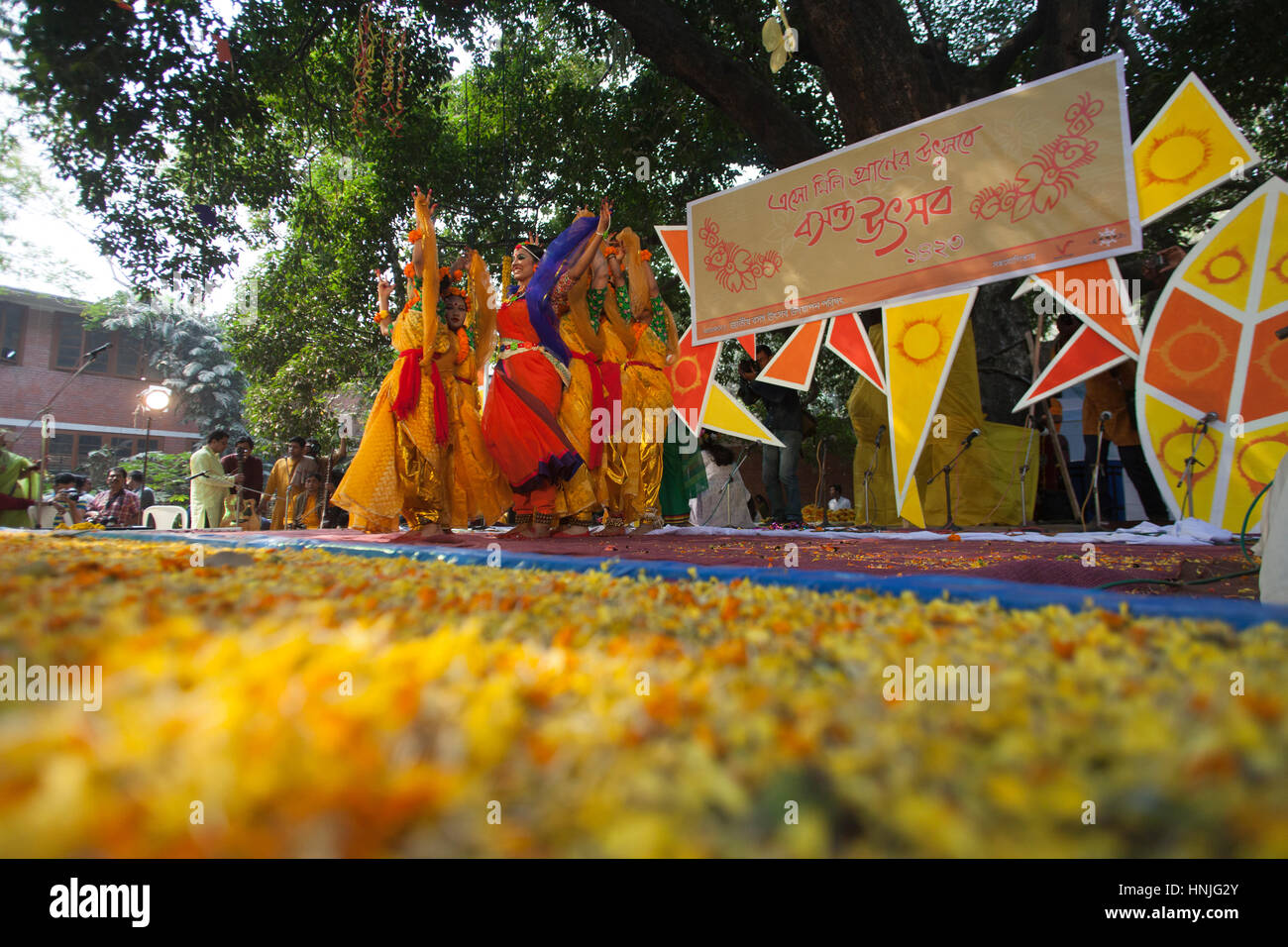 Dhaka, Bangladesh. 13th Feb, 2017. Celebrating ‘Pahela Falgun' – the ...