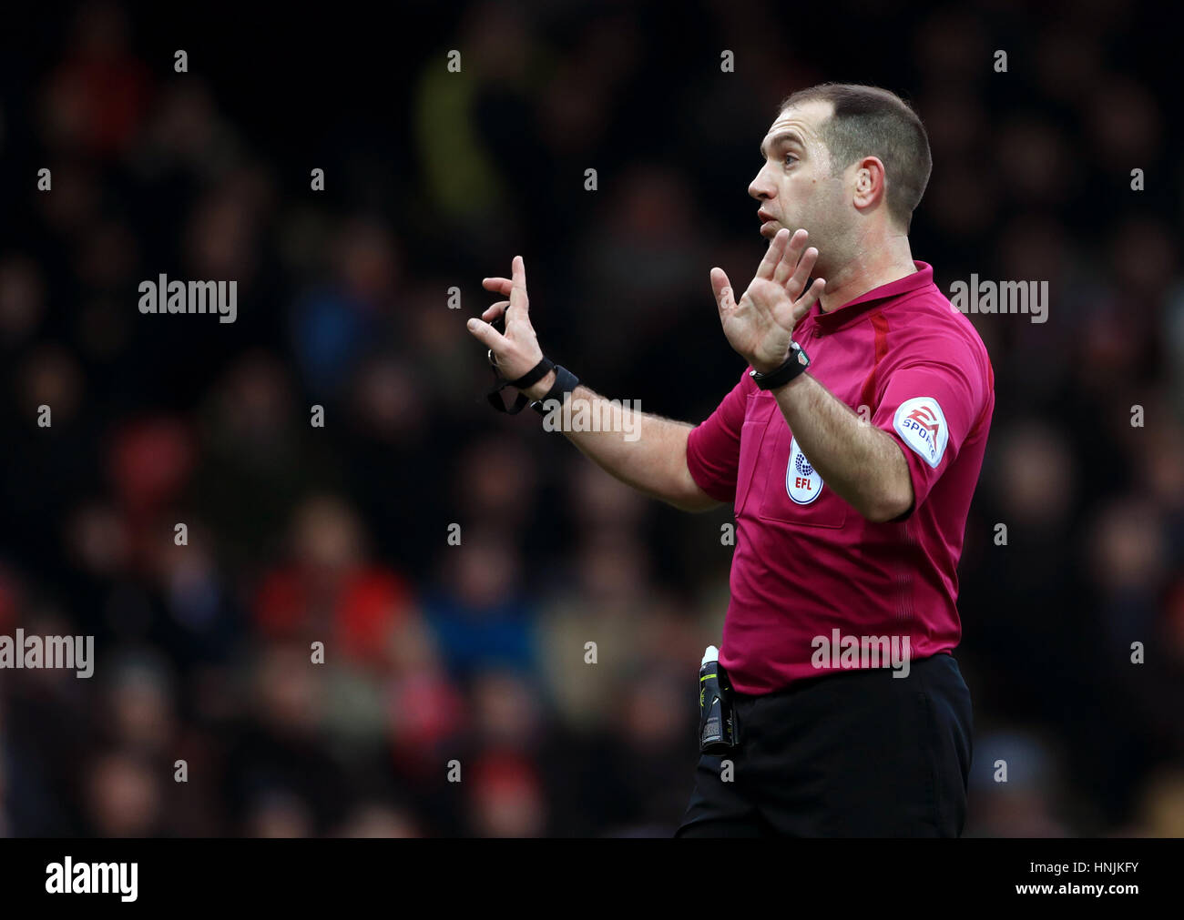 Match referee Jeremy Simpson Stock Photo - Alamy