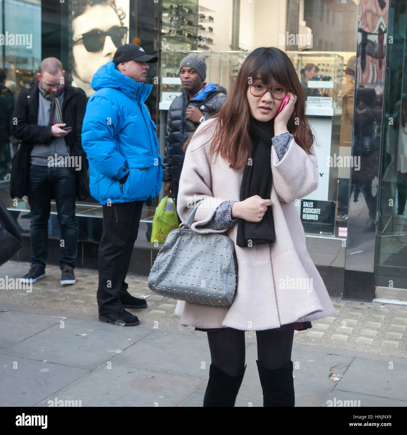 Shoppers talking outside a shop hi-res stock photography and images - Alamy
