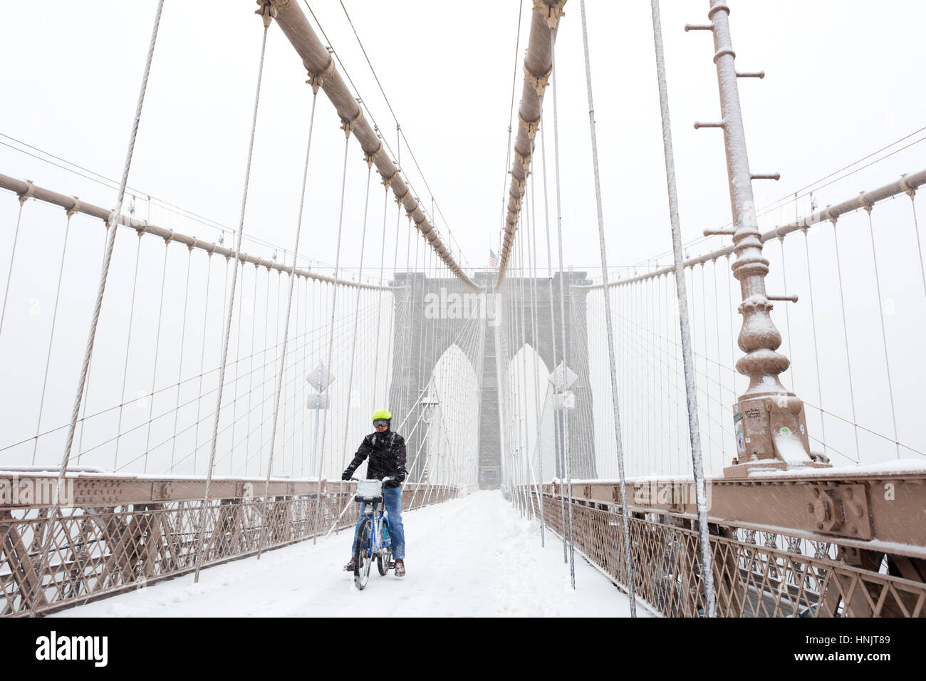 Brooklyn bridge in snow hi-res stock photography and images - Alamy