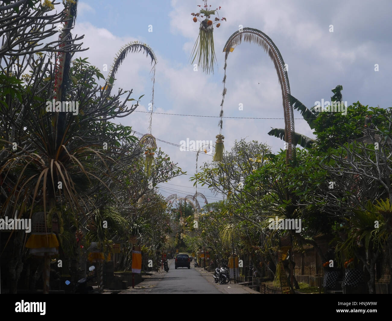 Balinese street hi-res stock photography and images - Alamy