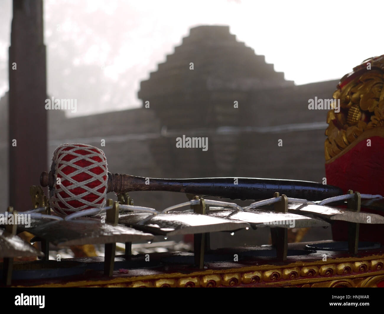 Balinese gamelan ensemble hi-res stock photography and images - Alamy