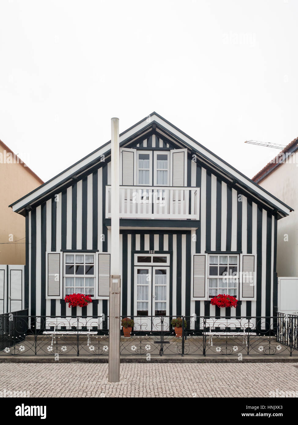 Black white striped building hi-res stock photography and images - Alamy