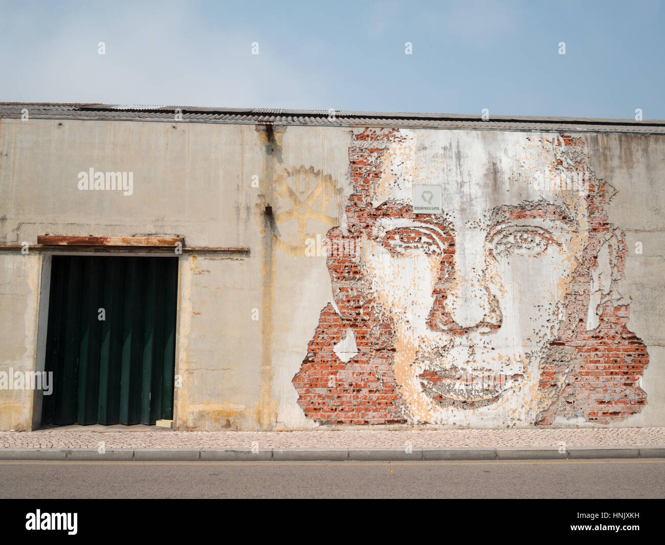 Vhils hi-res stock photography and images - Alamy