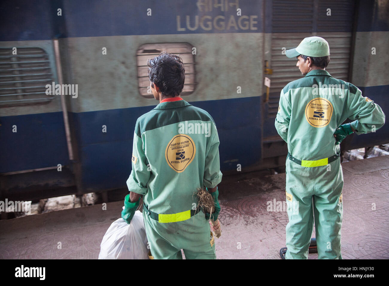 Dirty indian train hi-res stock photography and images - Alamy