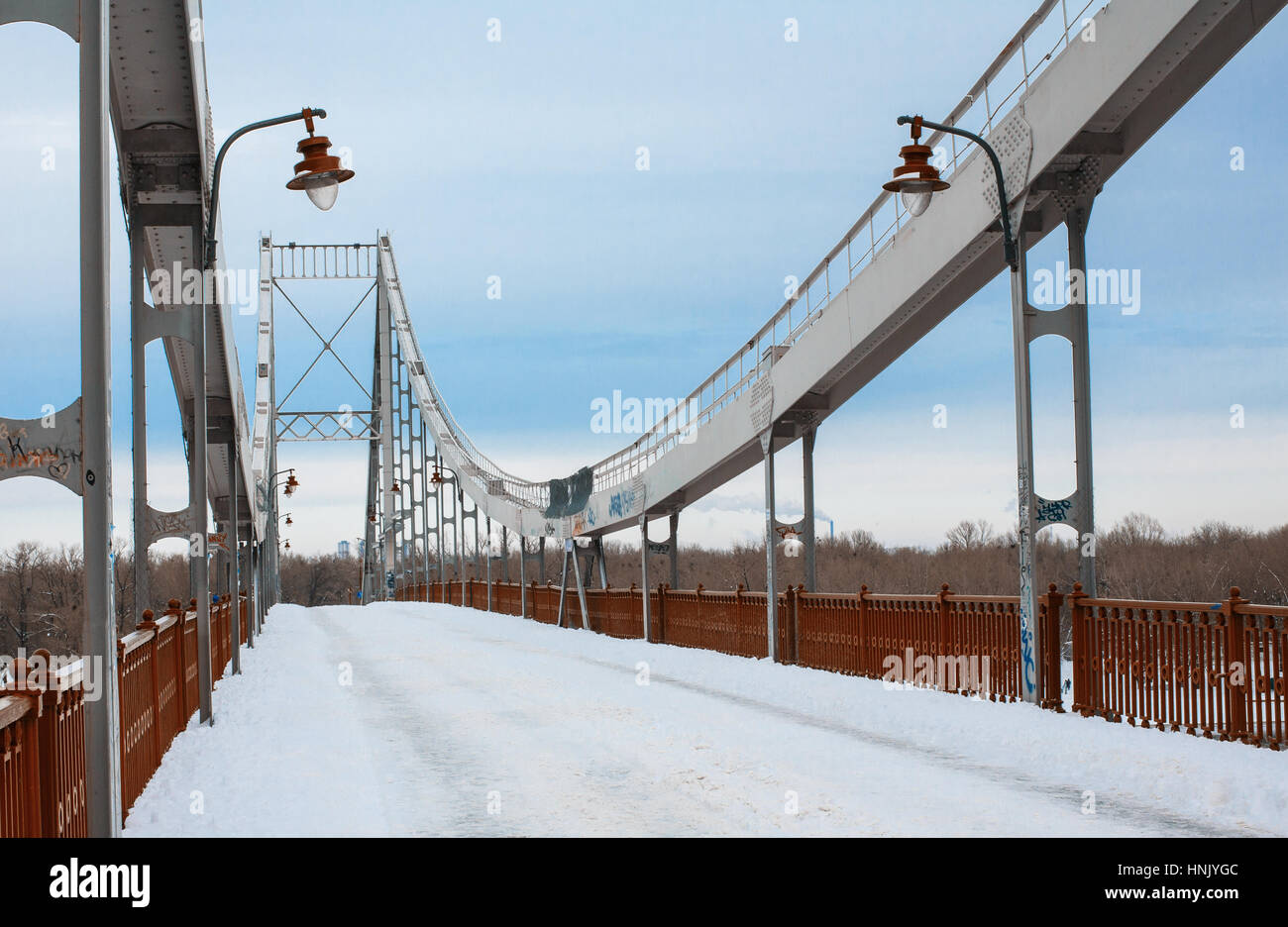 Empty bridge city skyline background hi-res stock photography and ...