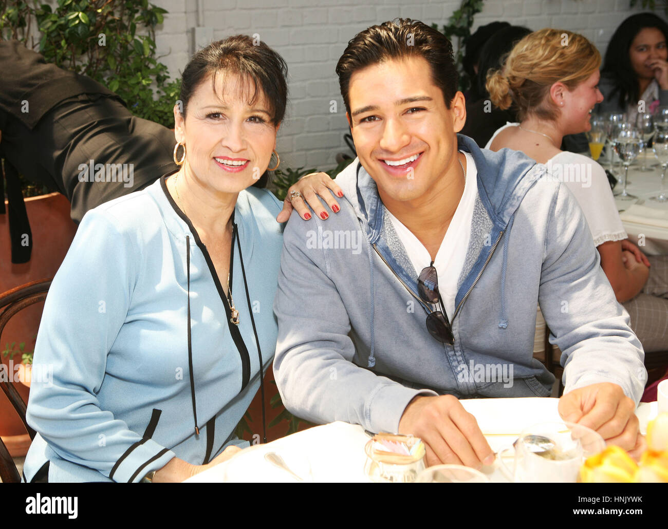 Mario lopez hi-res stock photography and images - Alamy
