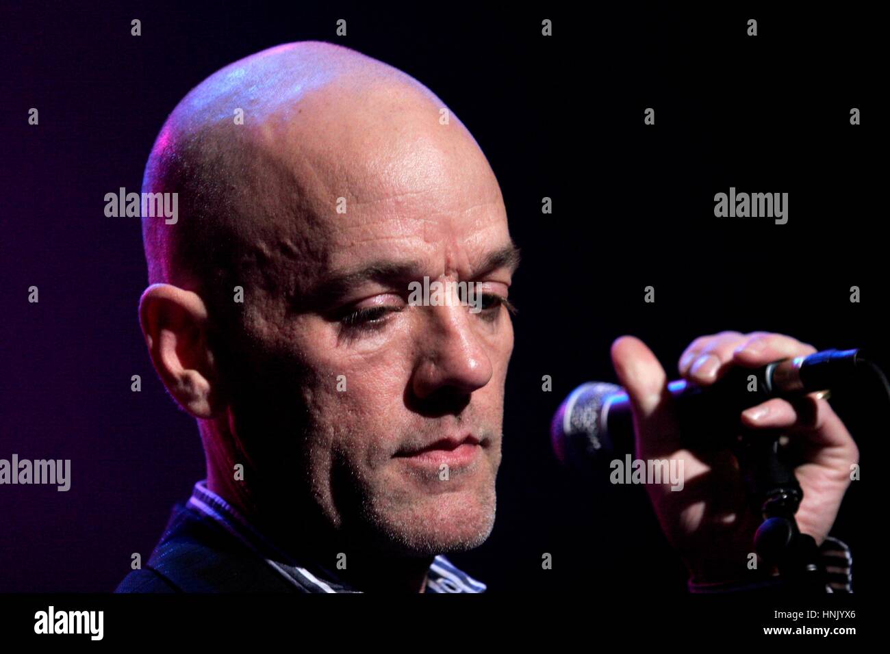 Michael stipe hi-res stock photography and images - Alamy