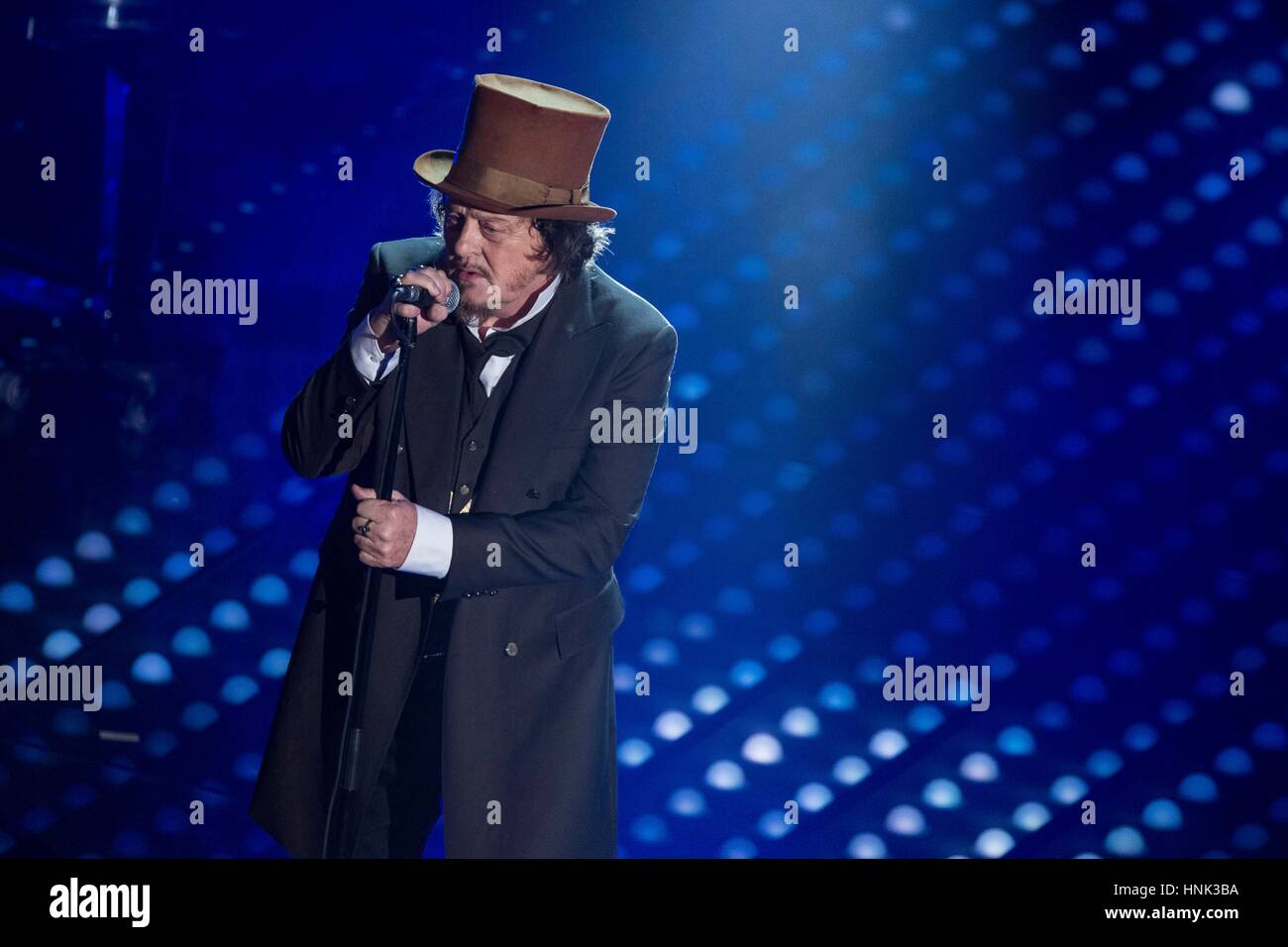 Vipra concerto live a Bergamo Stock Photo - Alamy