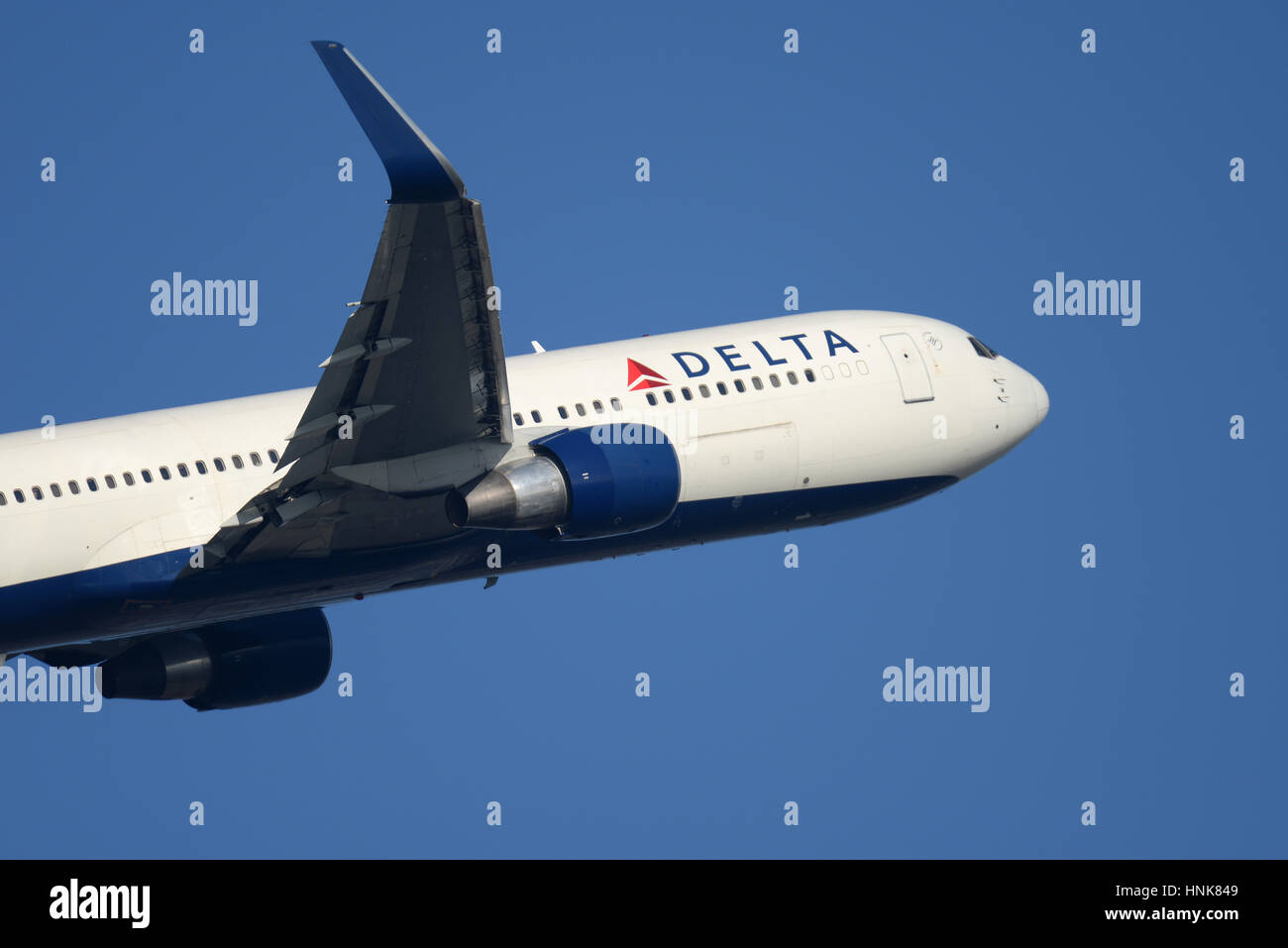 American airlines boeing 767 300 aircraft hi-res stock photography and ...