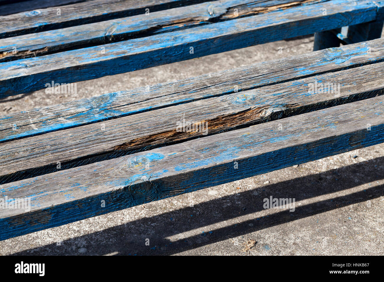 Rotten wooden bench hi-res stock photography and images - Alamy