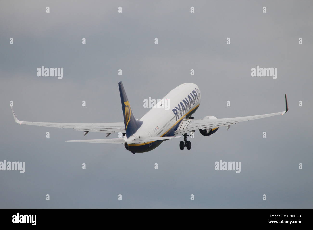 EI-DYC, a Boeing 737-8AS operated by Ryanair, at Prestwick ...