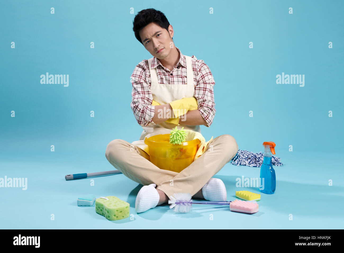 Man housework messy house hi-res stock photography and images - Alamy