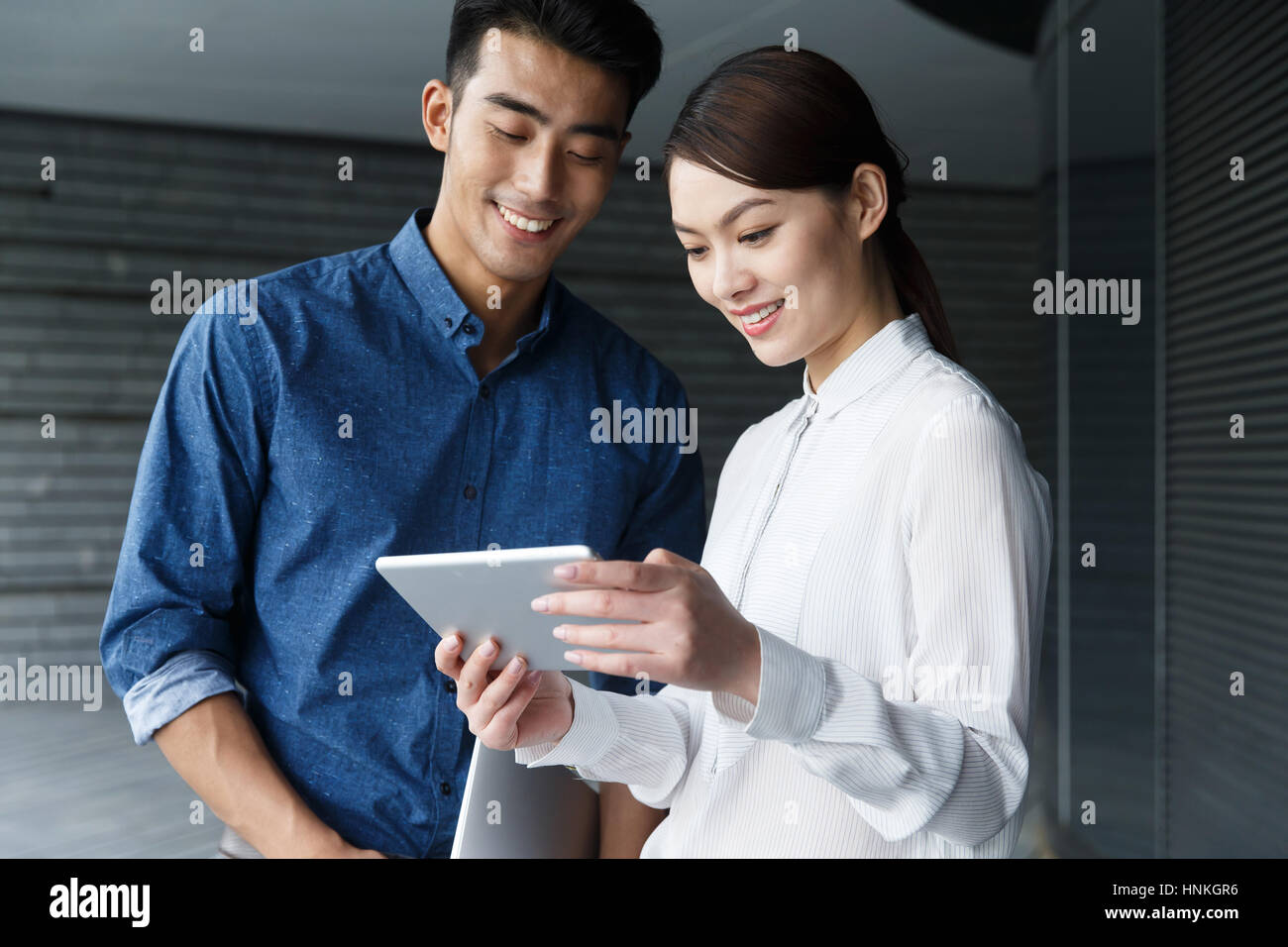 Tablet good news business hi-res stock photography and images - Alamy