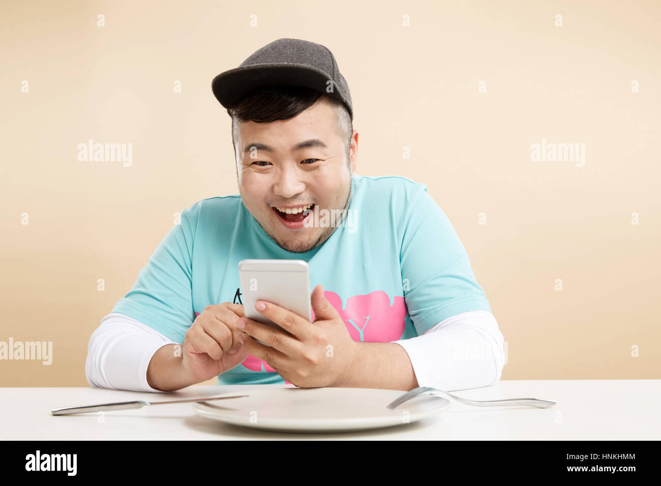 Fork knife plate smart phone hi-res stock photography and images - Alamy