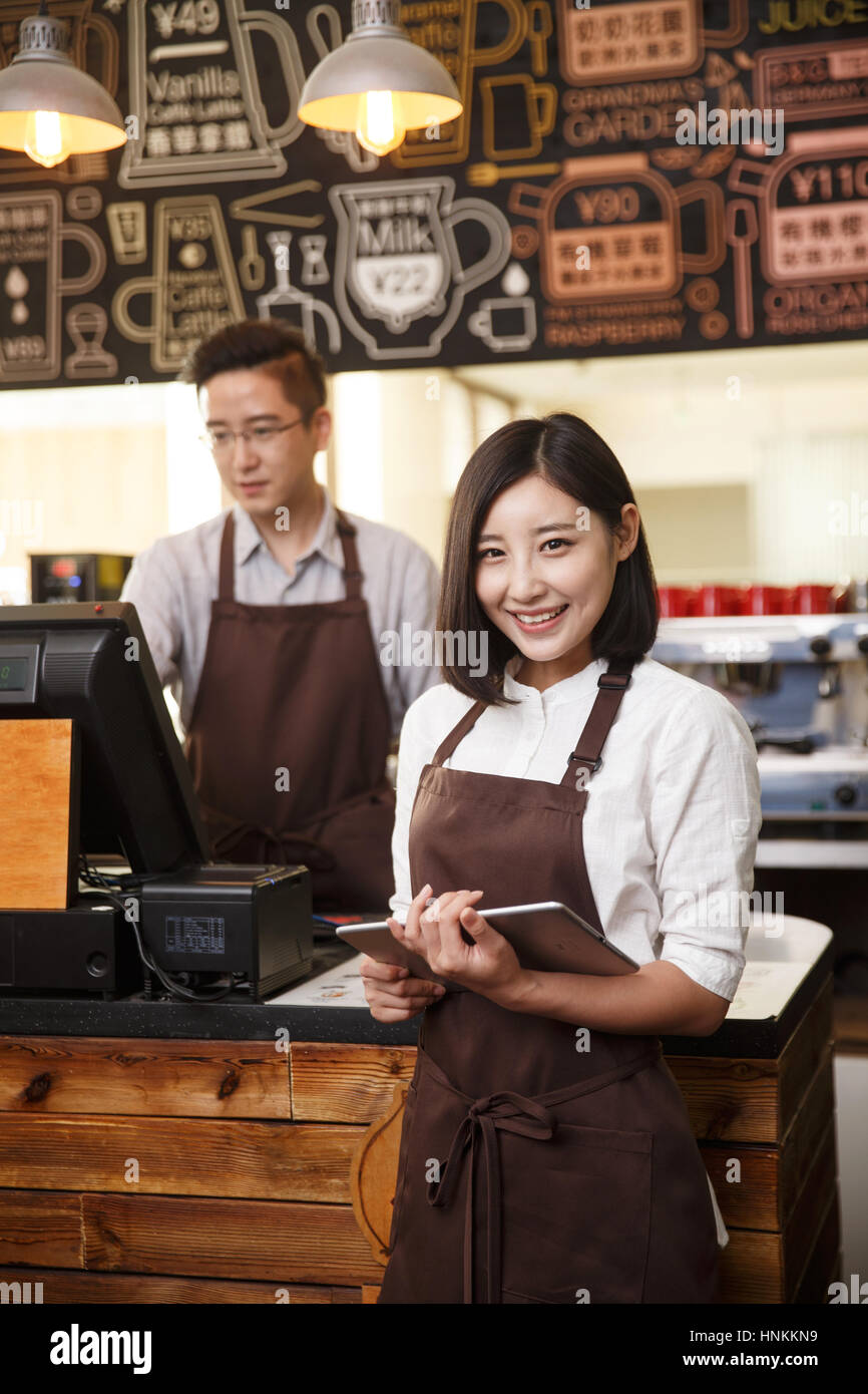 Convenience store staff working hi-res stock photography and images - Alamy