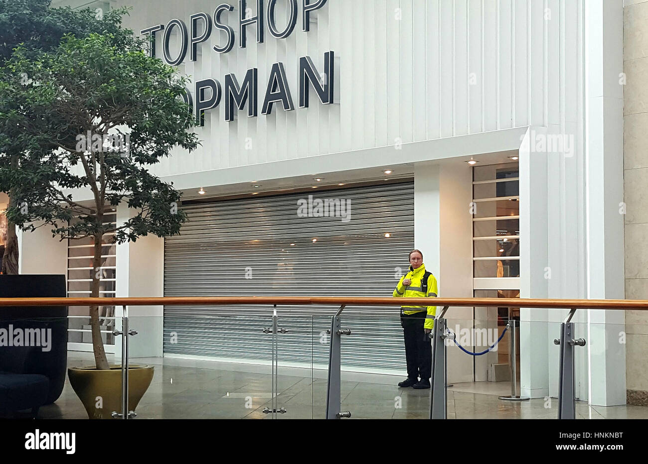 Police outside topshop hi-res stock photography and images - Alamy