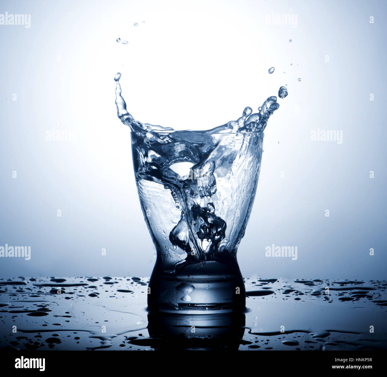 Splash in a glass hi-res stock photography and images - Alamy