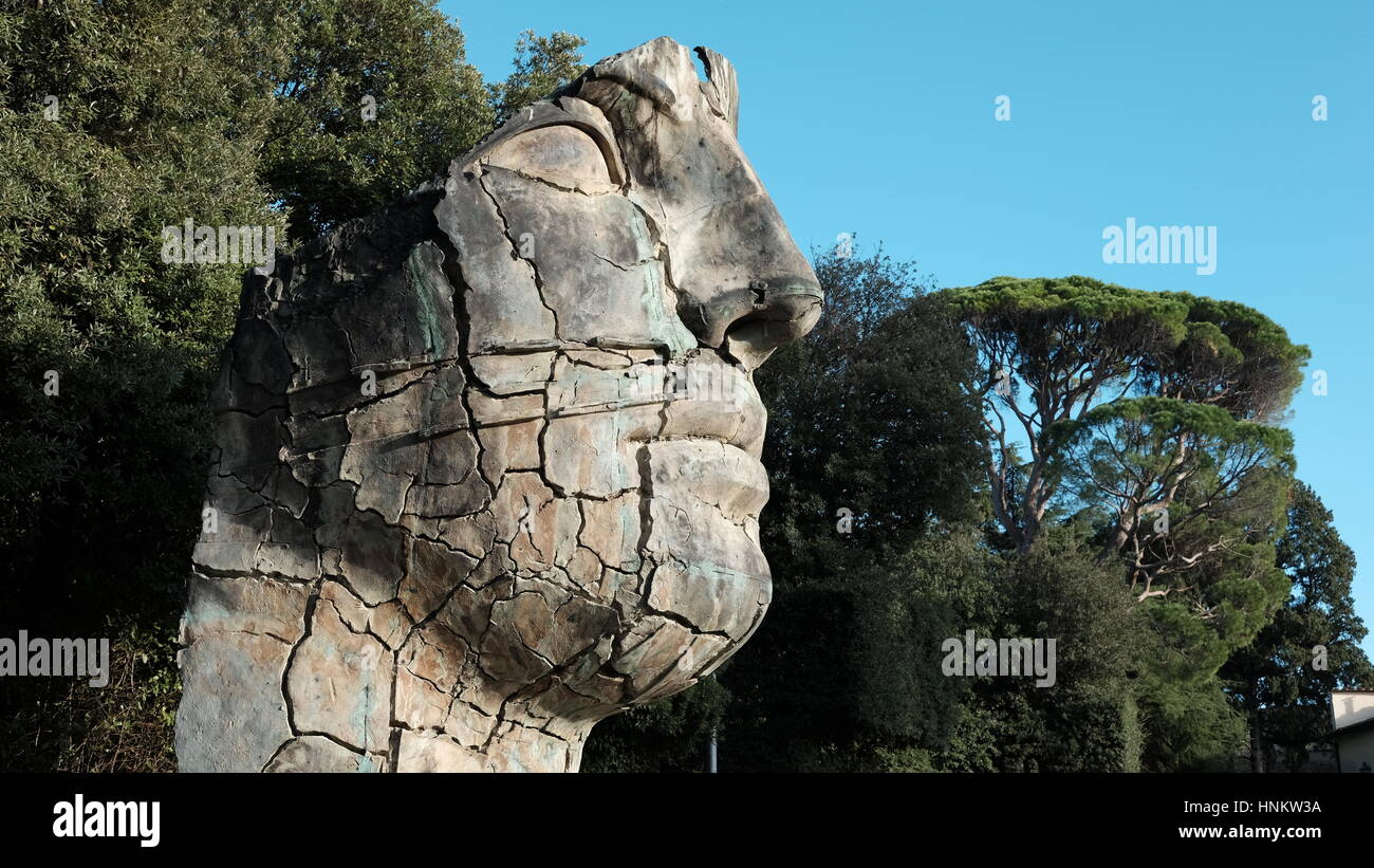 Big Head Statue Italy High Resolution Stock Photography and Images - Alamy